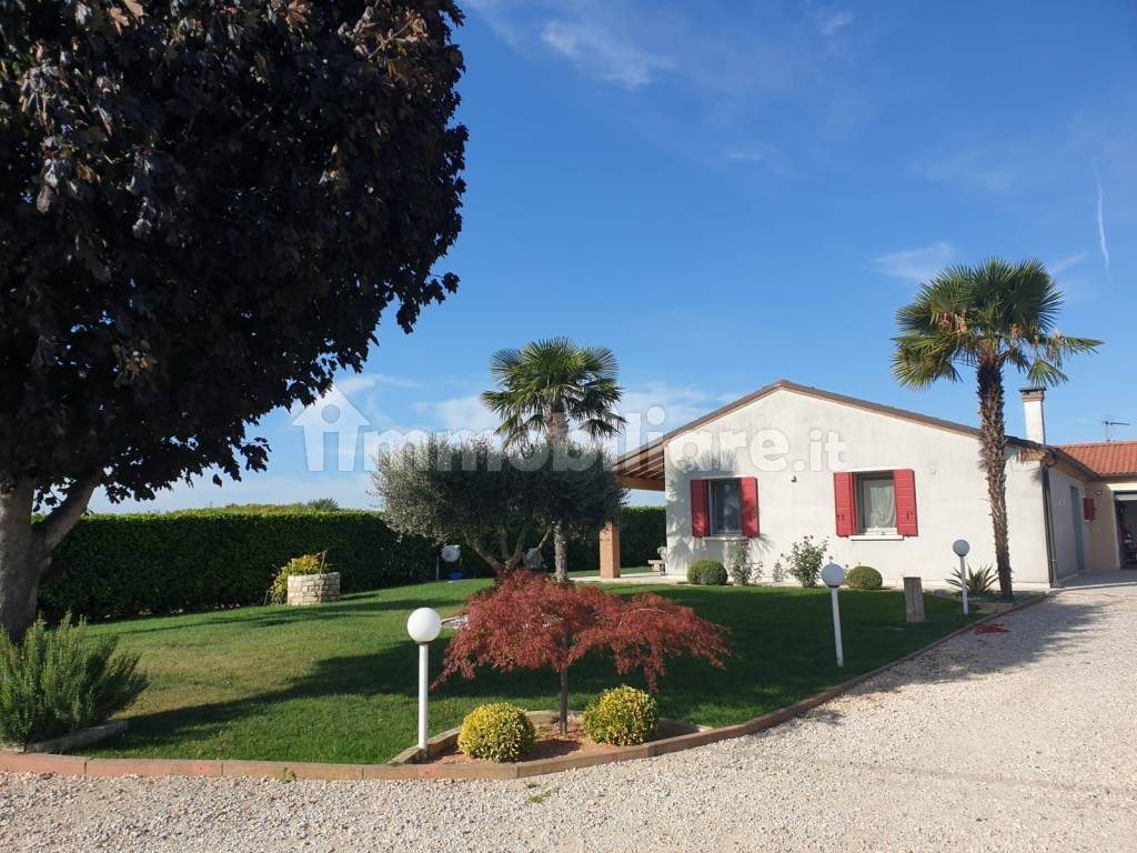 Vendita Villa unifamiliare in via Este-Lendinara 23/a Villa Estense ...