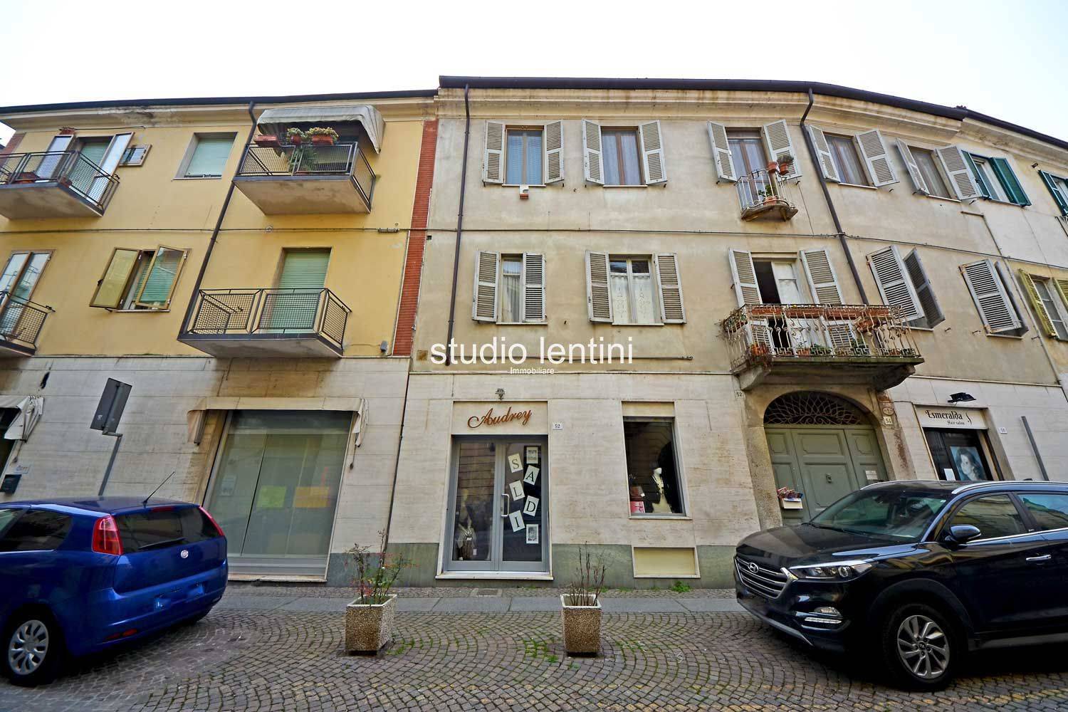 Locale commerciale in Vendita