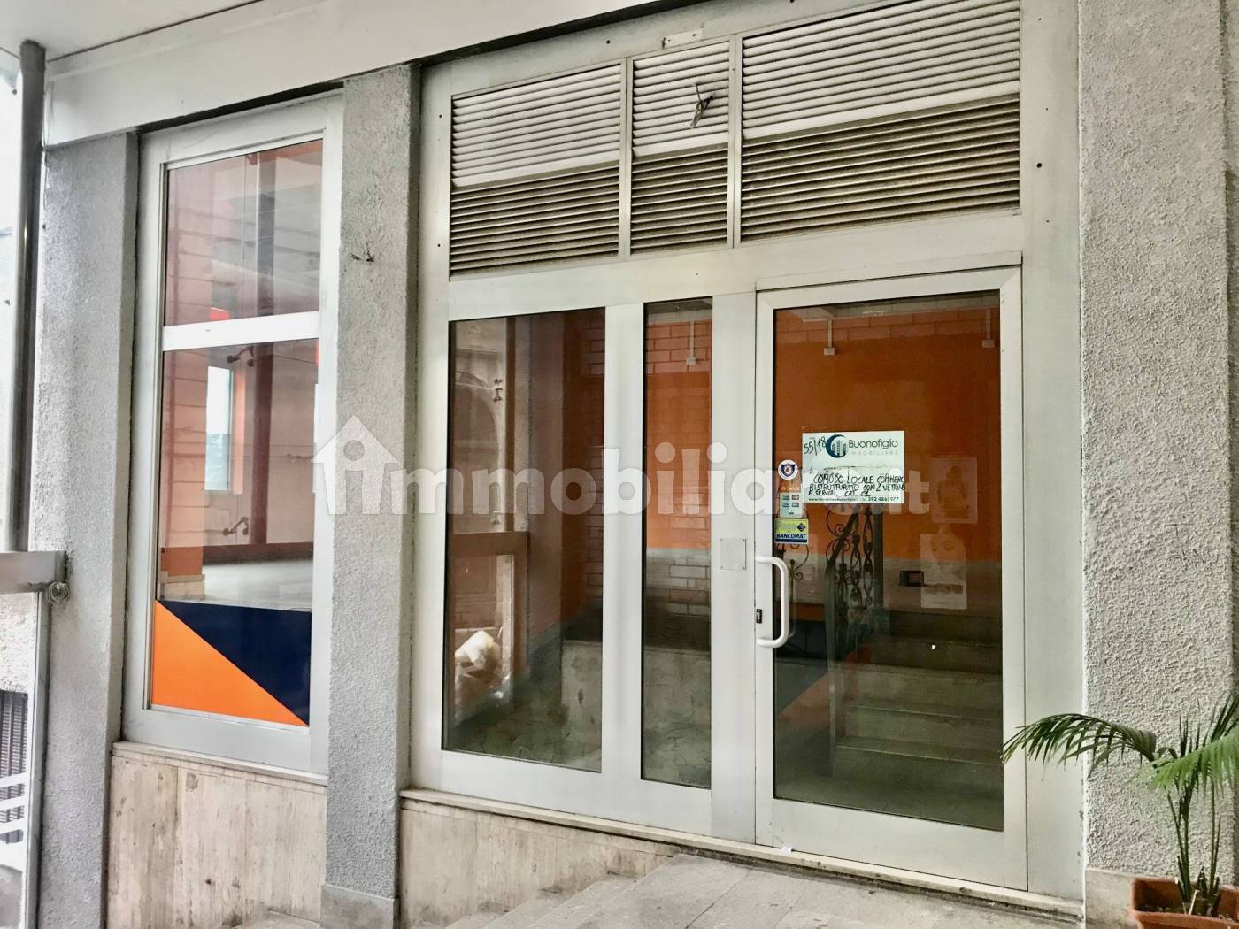 Locale commerciale in Vendita