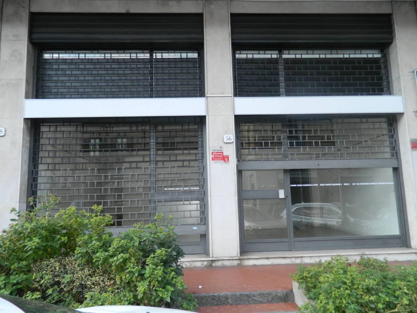 Locale commerciale in Vendita