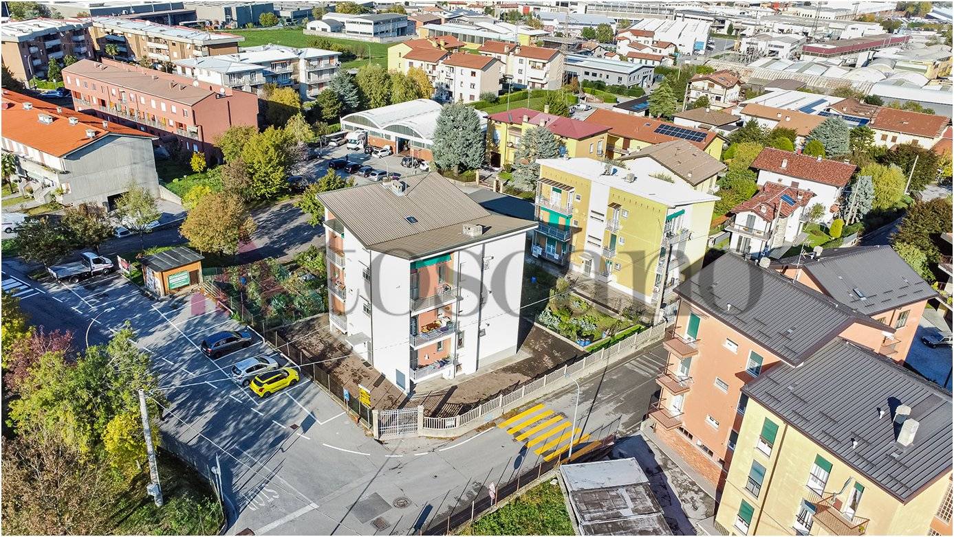 Trilocale via Bellingera 7, Civate