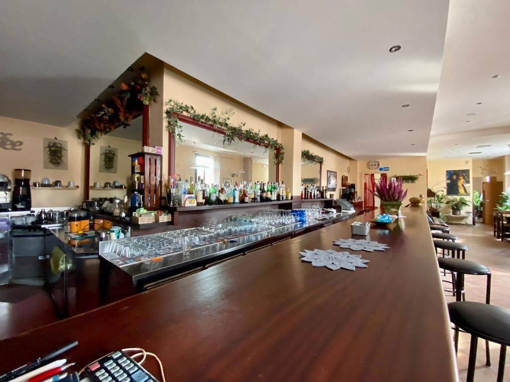 Locale commerciale in Vendita