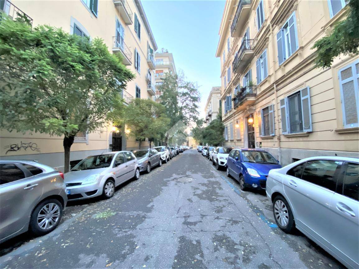 Quadrilocale via Giuseppe Cotronei 2, Vomero, Napoli