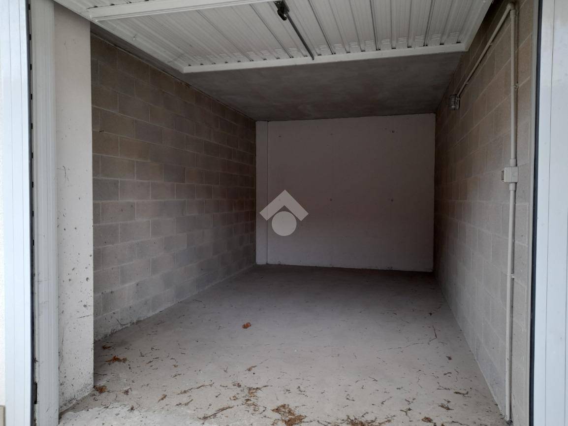 Garage - Box in Vendita