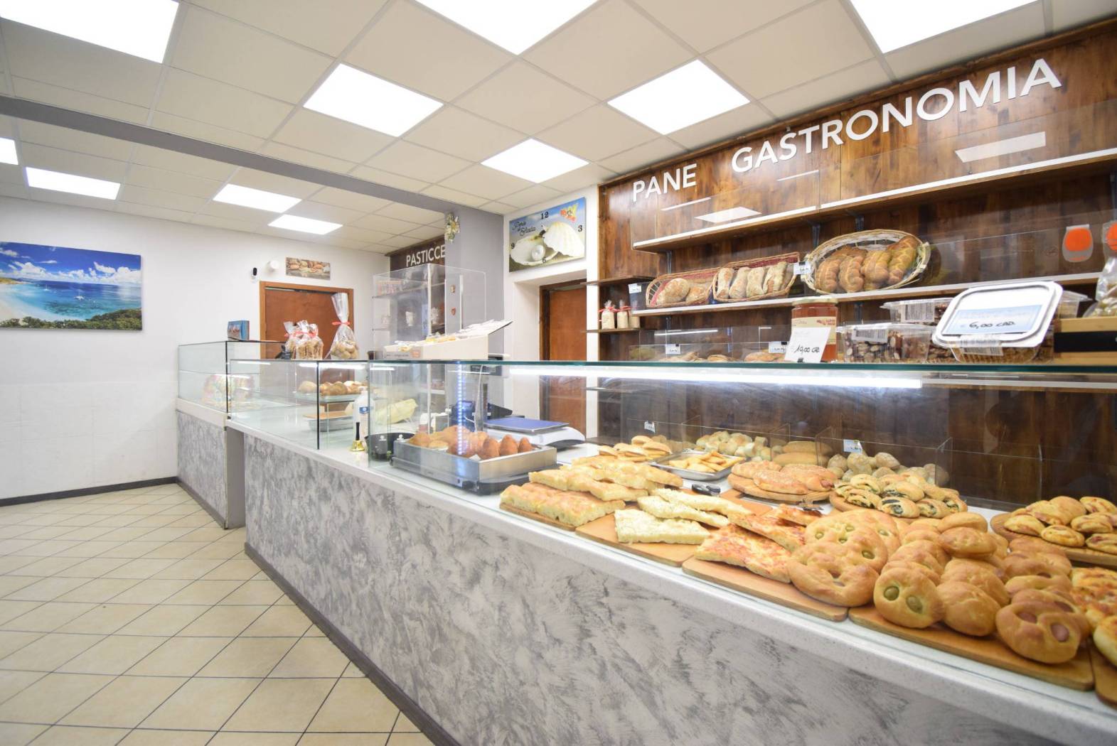 Locale commerciale in Vendita