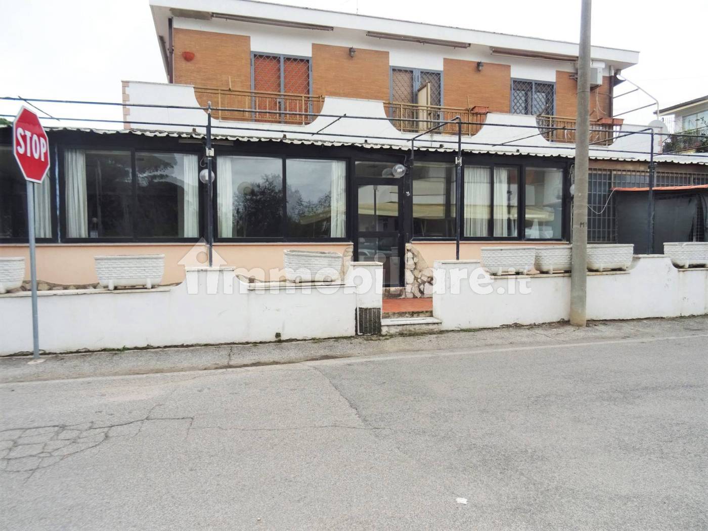 Locale commerciale in Vendita