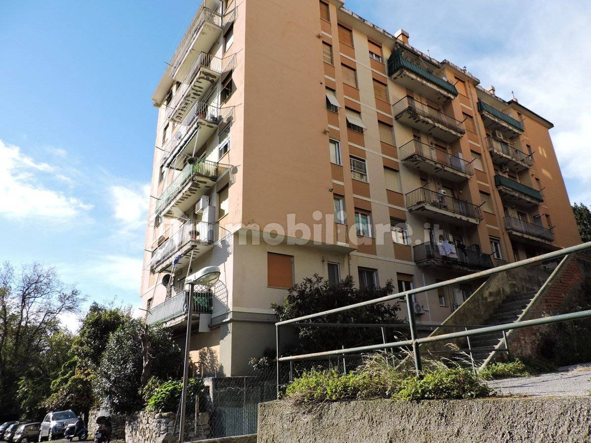 Trilocale salita Dante Conte, Sampierdarena, Genova