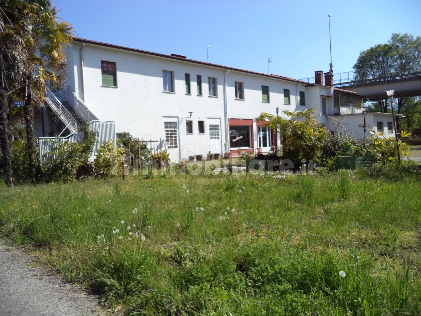 Locale commerciale in Vendita