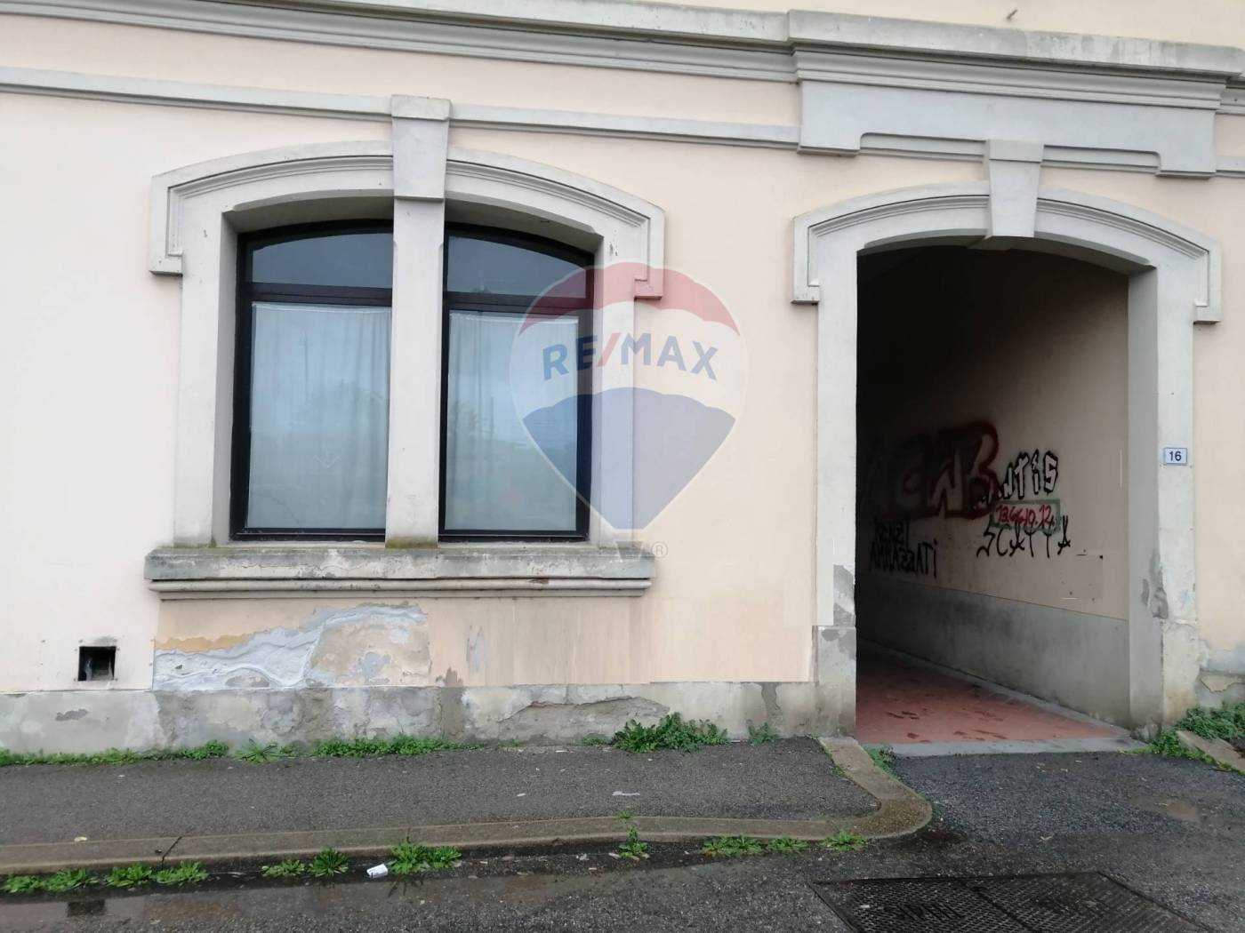 Locale commerciale in Vendita