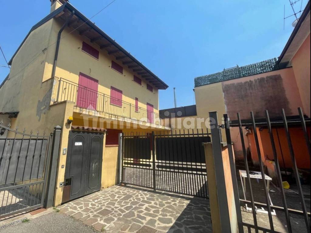 Vendita Villa bifamiliare in via Roccafranca Roccafranca. Buono stato ...