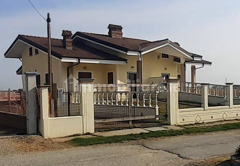 Villa a schiera via Cuneo, La Crocera, Barge