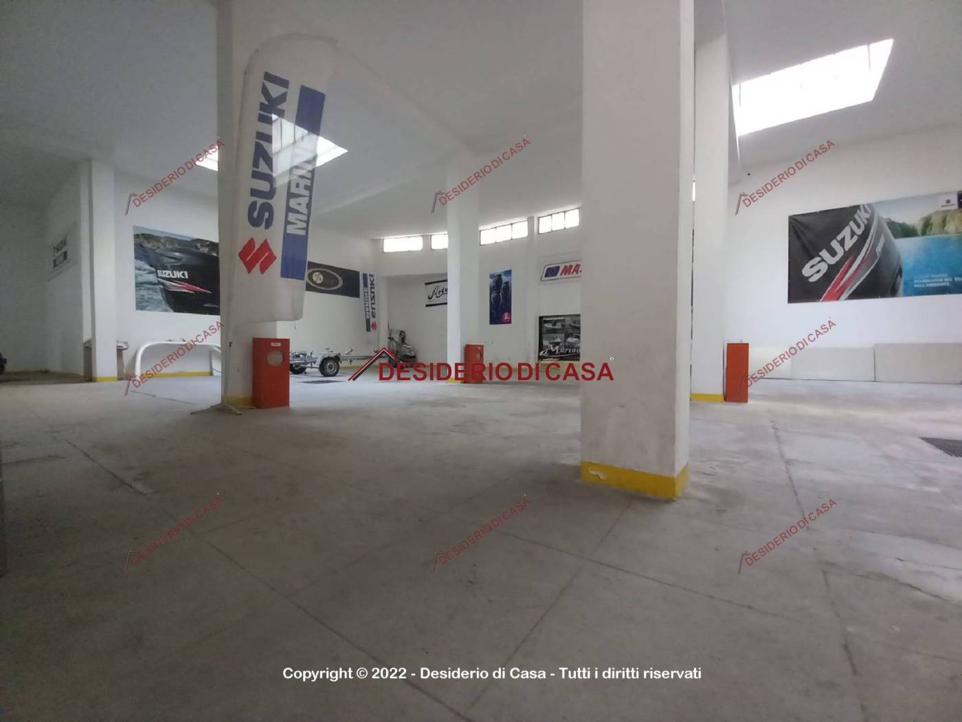 Locale commerciale in Vendita