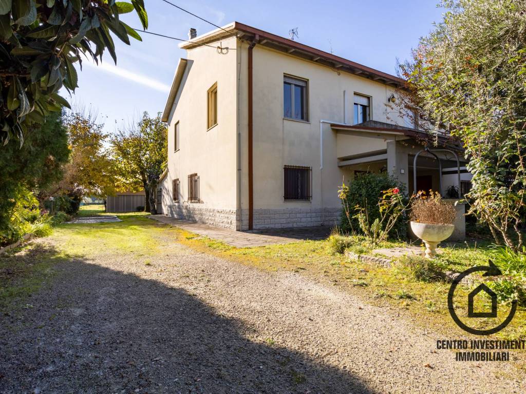 Vendita Villa bifamiliare in via Fratelli Valpiani 21 Forlì. Da ...