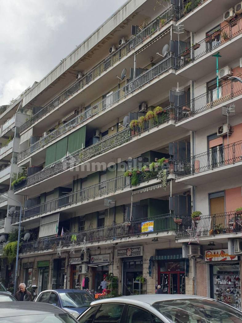 Trilocale via Cesare Battisti 21, Battisti - Avignone, Messina