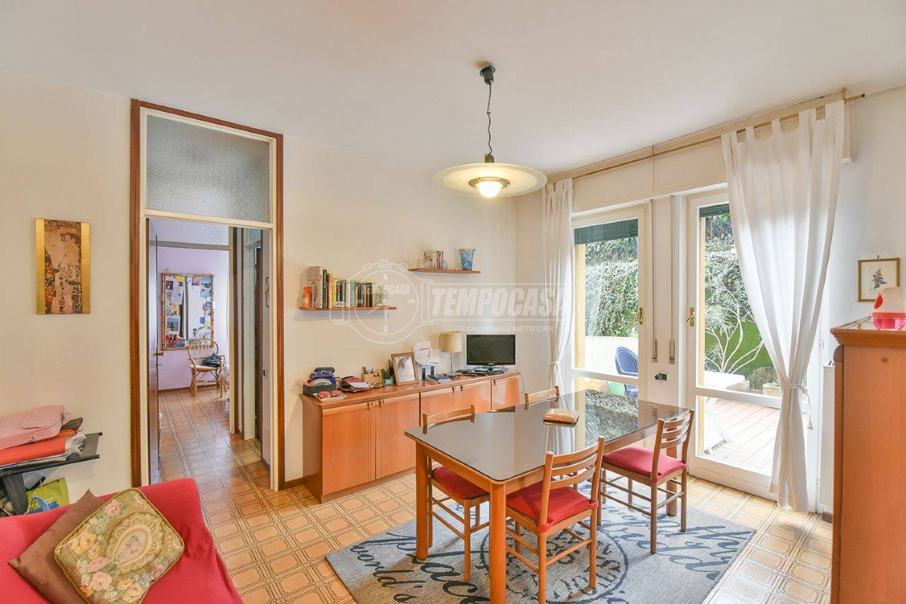 Bilocale via Casina 1, Centro, Tavernerio