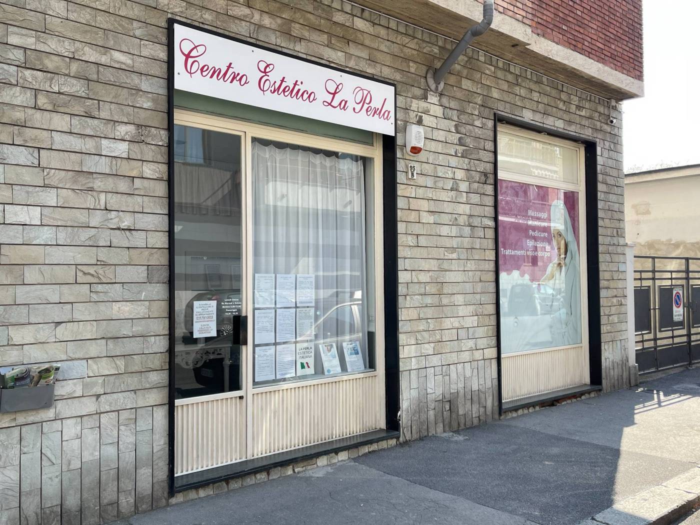 Locale commerciale in Vendita