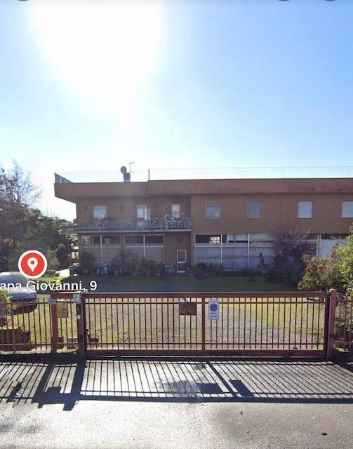 Locale commerciale in Vendita