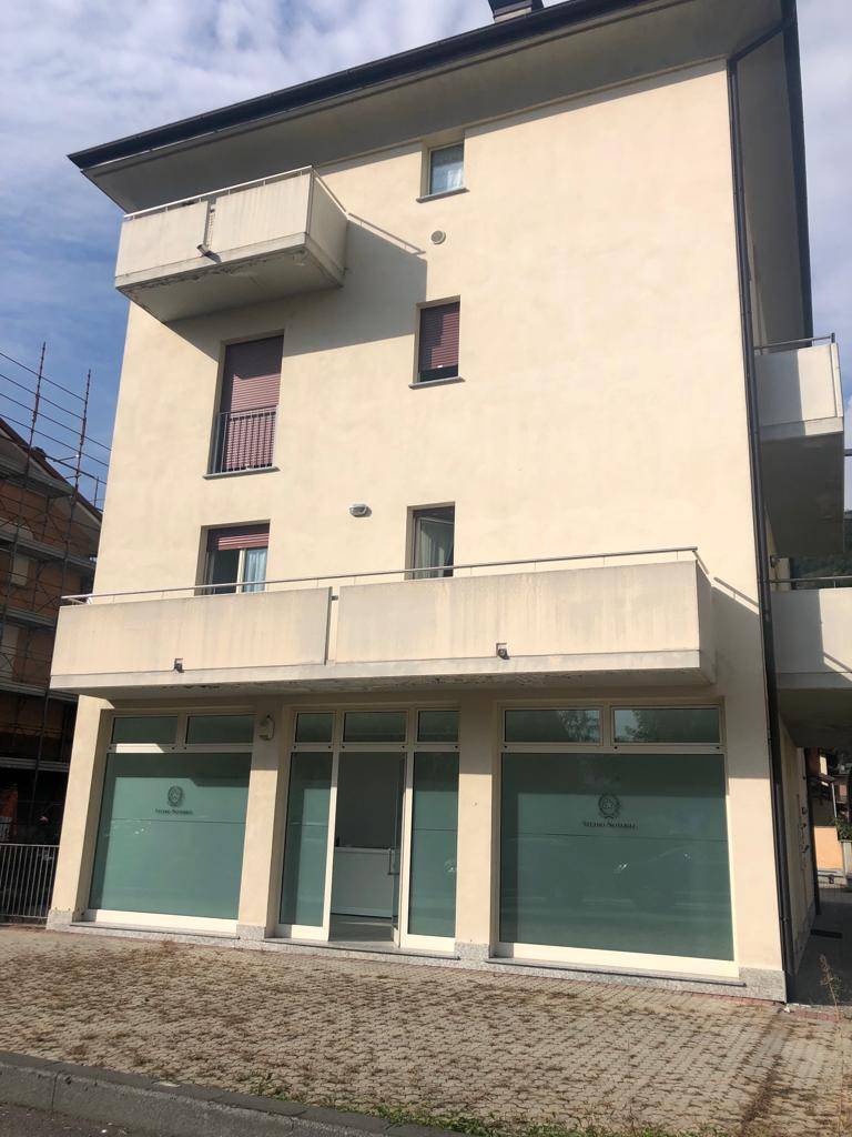 Attività commerciale con laboratorio in Vendita