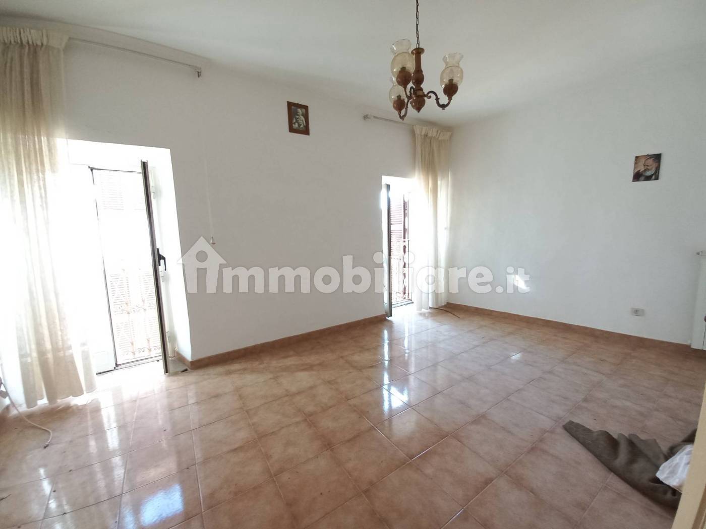 Trilocale via Porta Solferino, Centro, Giuliano di Roma