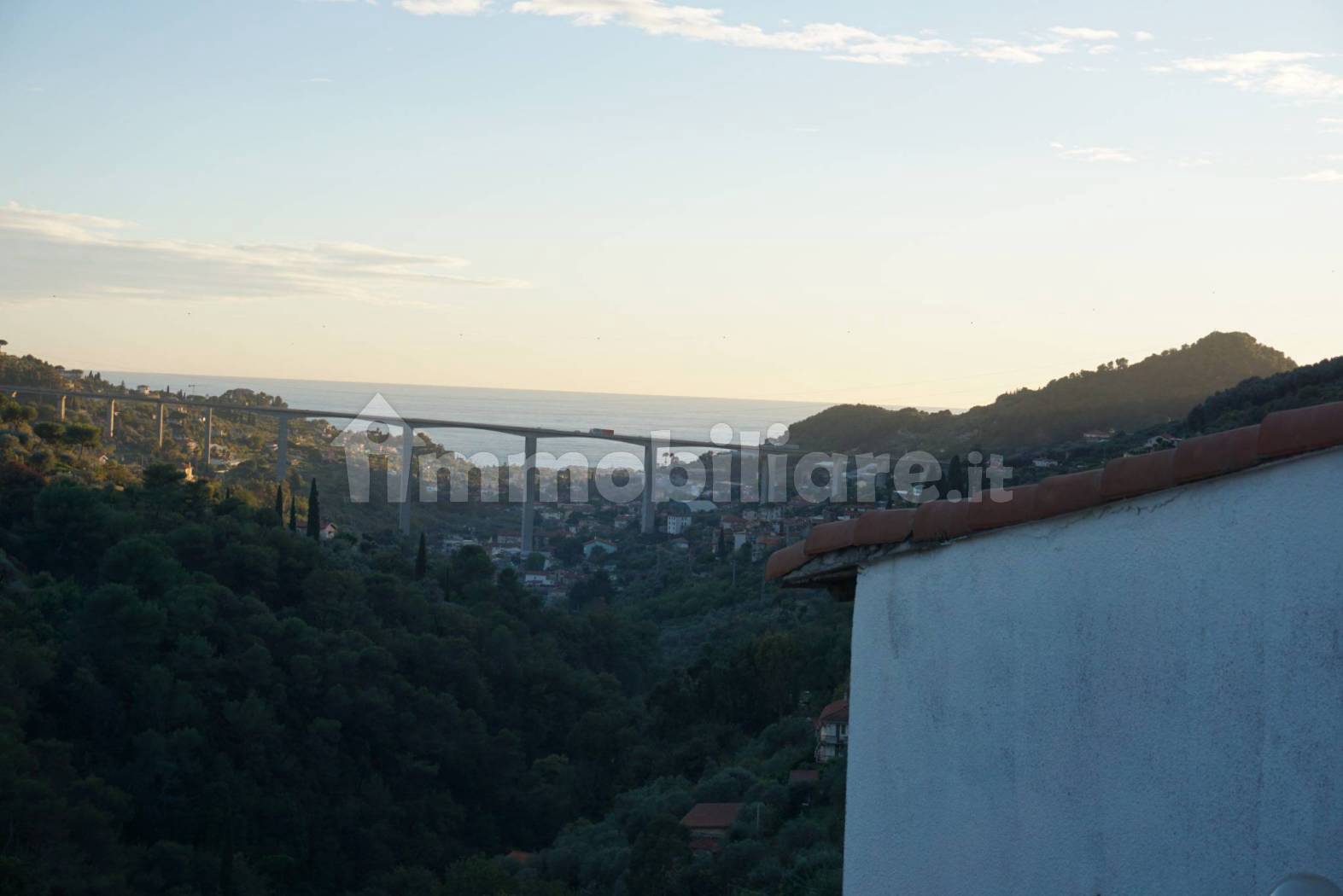 Quadrilocale via Genova, Centro, Vallebona