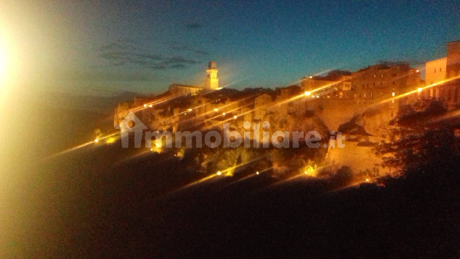 Quadrilocale via Santa Chiara 59, Centro, Pitigliano
