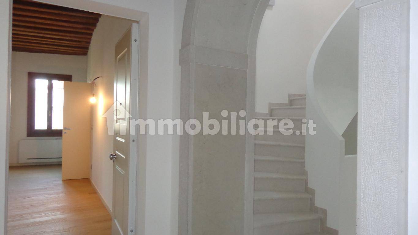 Quadrilocale ottimo stato, primo piano, Centro, Porcia