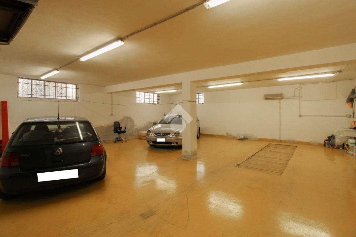 Garage - Box in Vendita