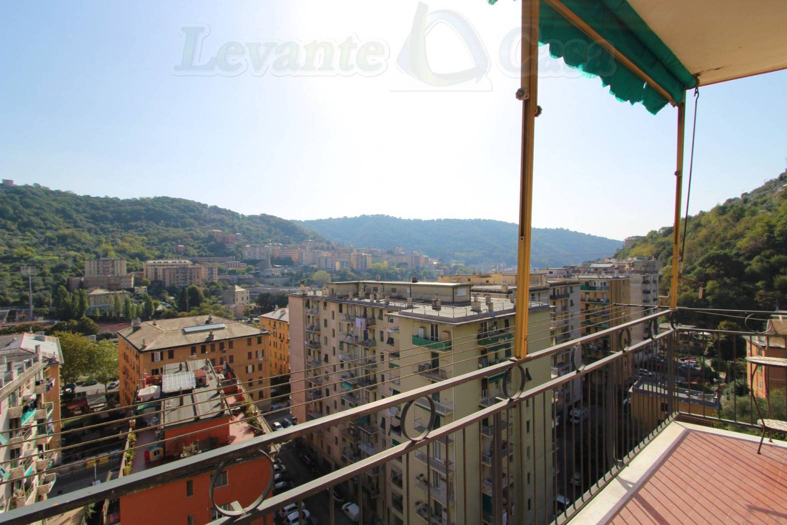 Trilocale via Piacenza 122, Molassana, Genova