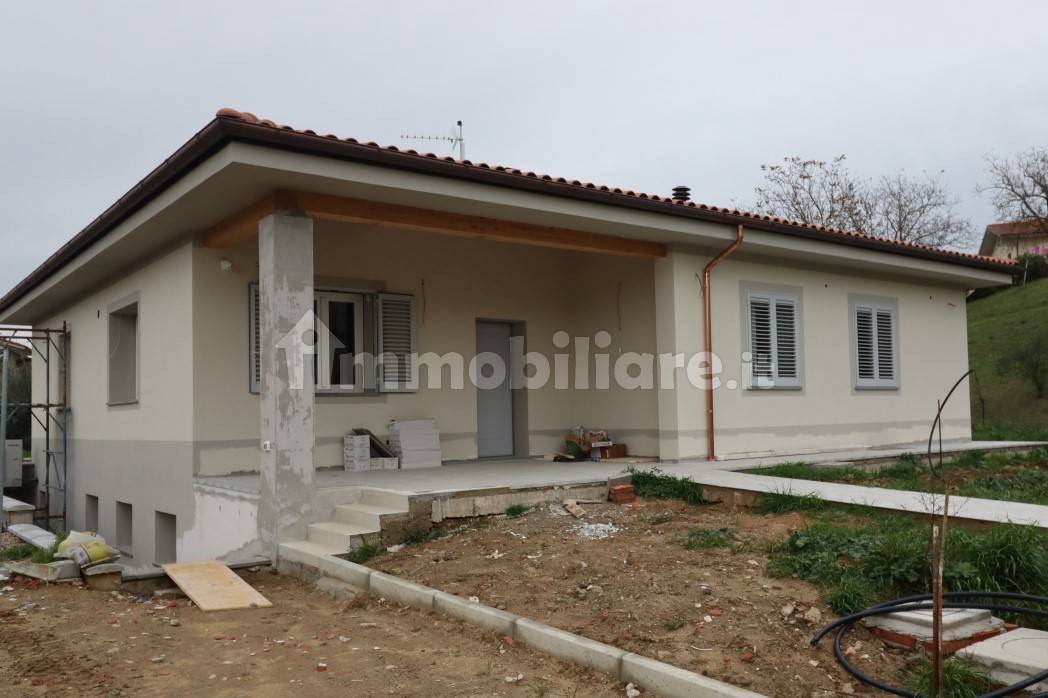 Terratetto unifamiliare via della Costituzione, Centro, Bucine