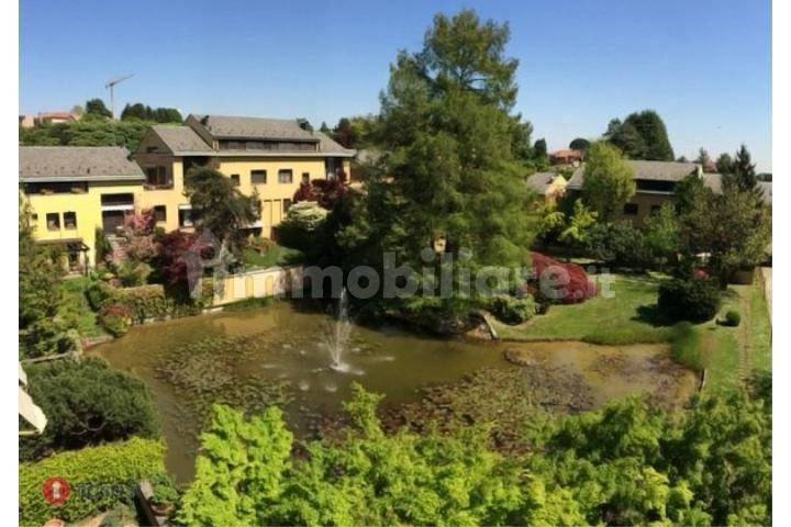 Quadrilocale via Ugo Foscolo, Lesmo