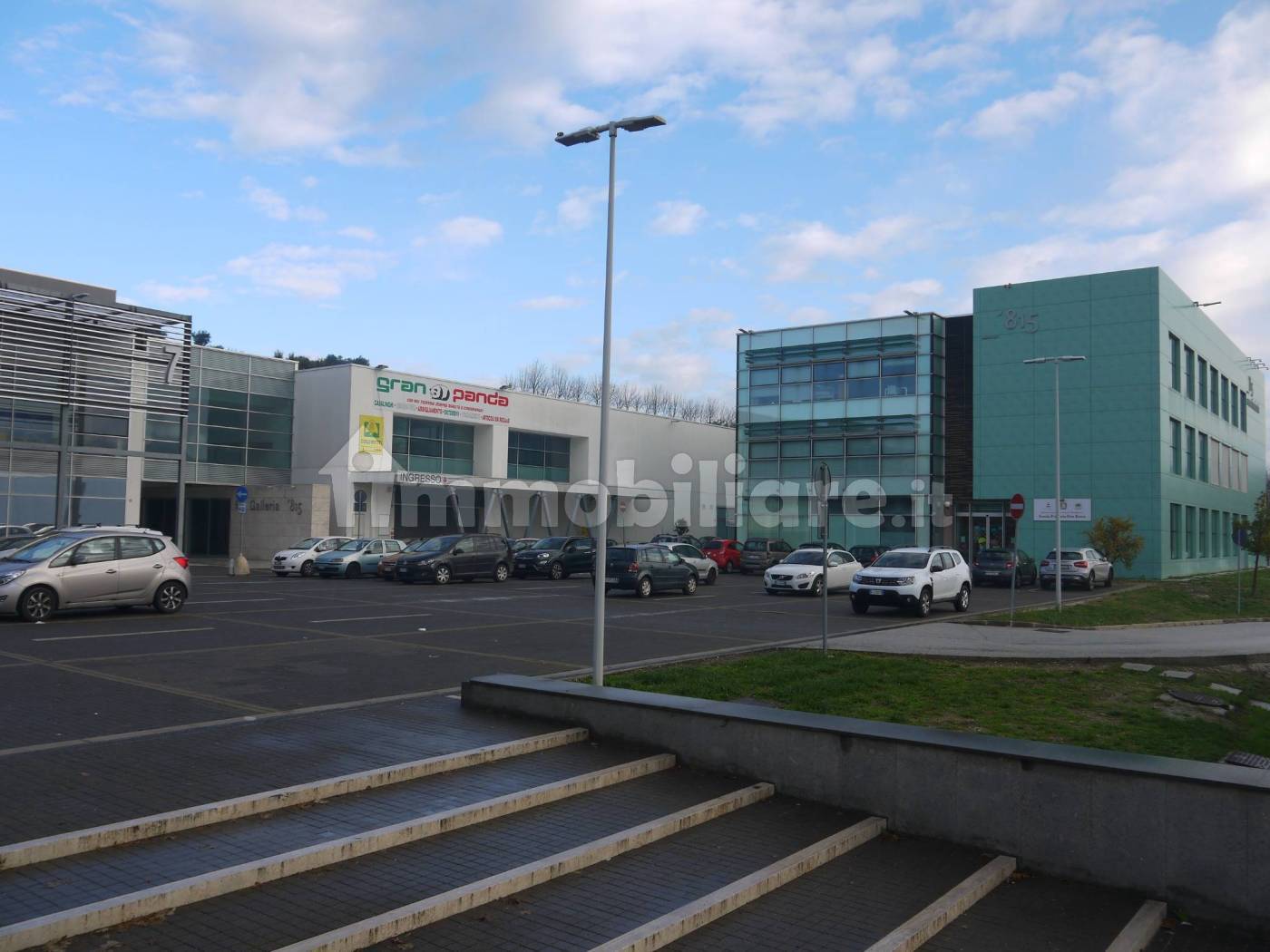 Locale commerciale in Vendita