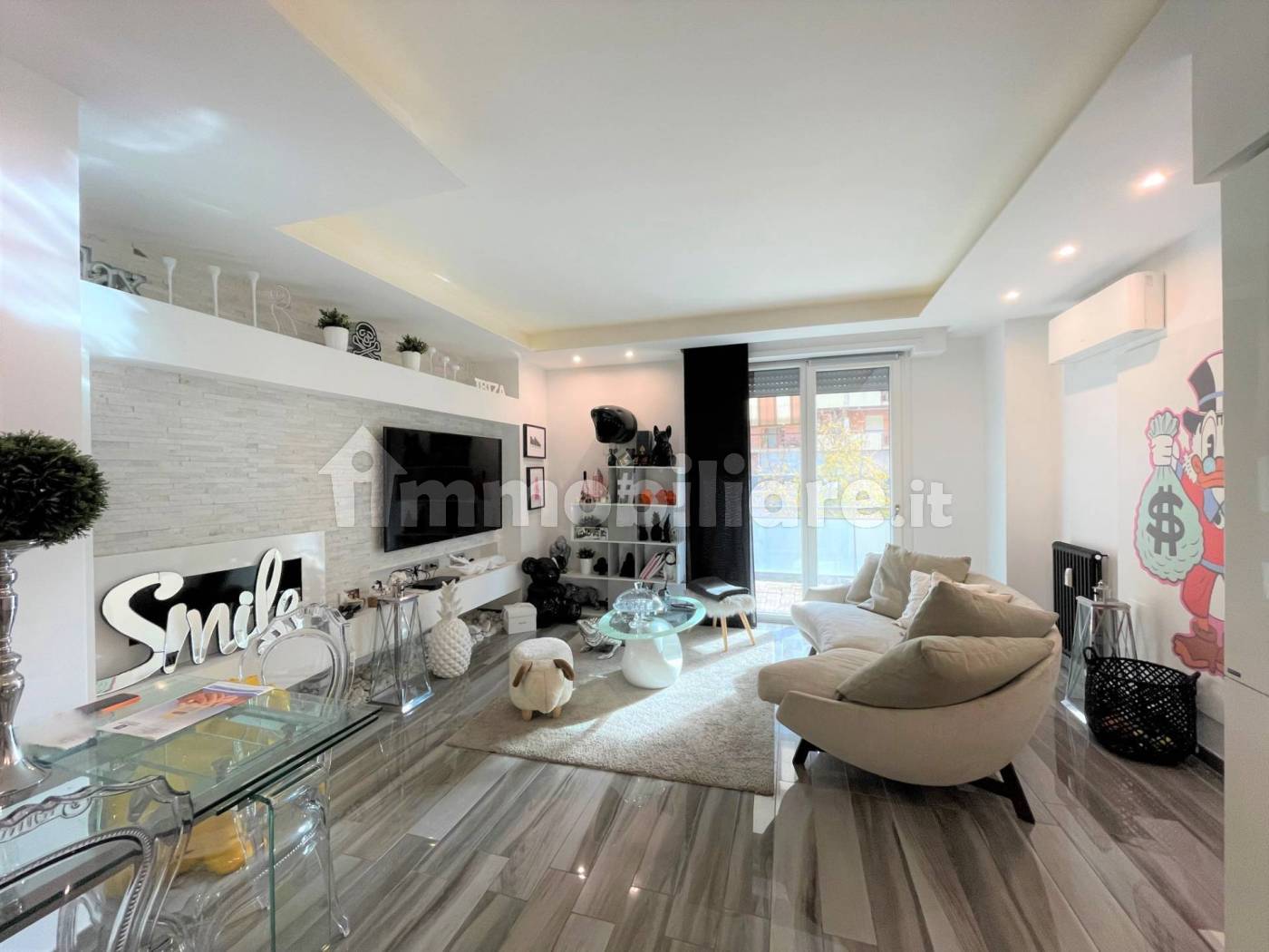 Appartamento via Rotterdam, Torrino, Roma