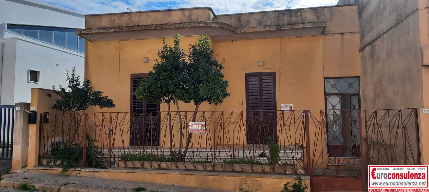 Appartamento via Marchesi di Ugento 19, Centro, Ugento