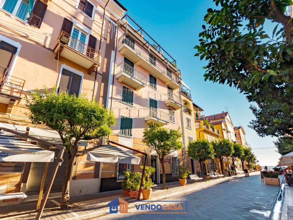 Vendita Appartamento Alassio. Trilocale in via Torino 27. Ottimo stato ...
