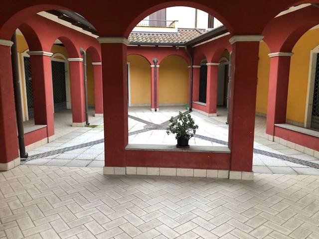 Locale commerciale in Vendita