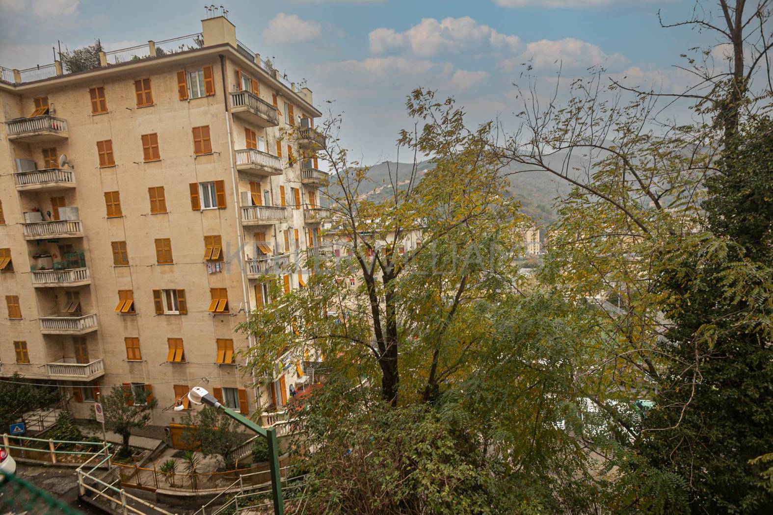 Bilocale via Terpi 26, Molassana, Genova