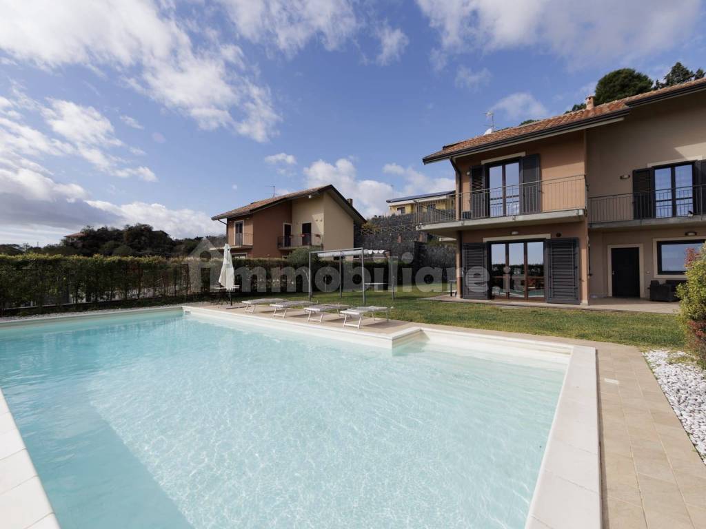 Vendita Villa unifamiliare in via Roma San Pietro Clarenza. Buono stato ...