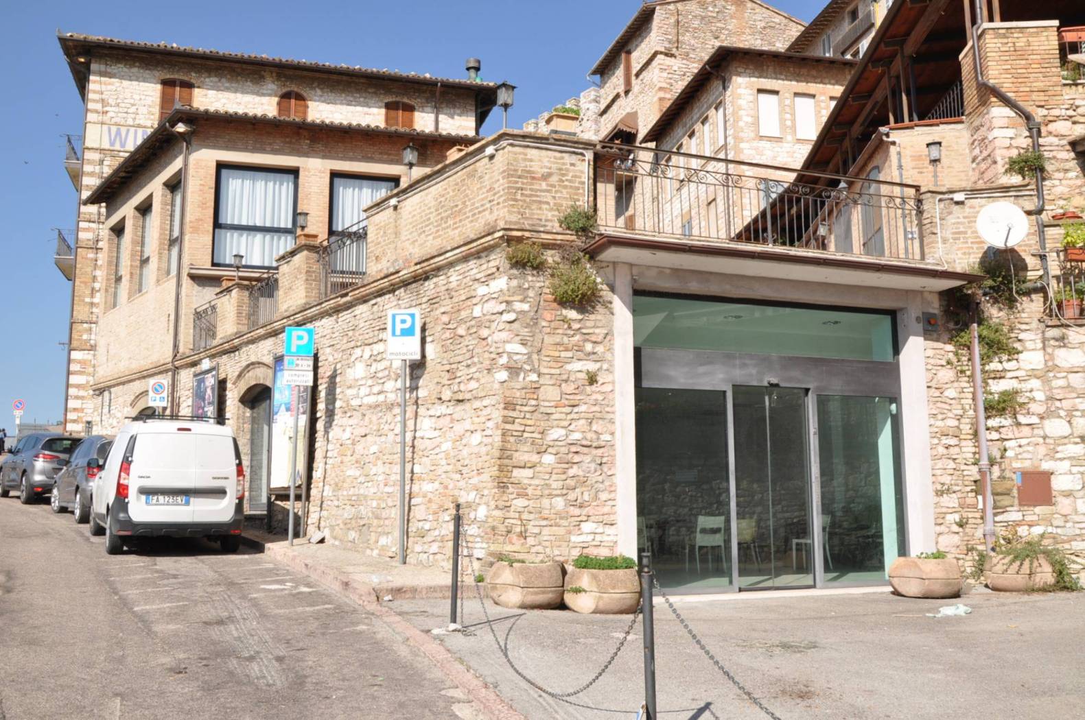 Locale commerciale in Vendita