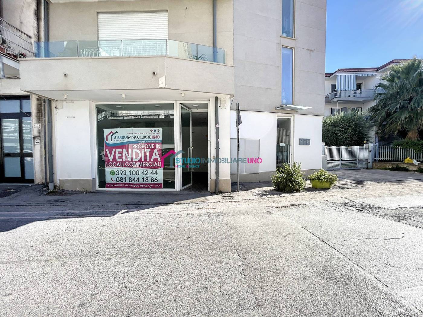 Locale commerciale in Vendita