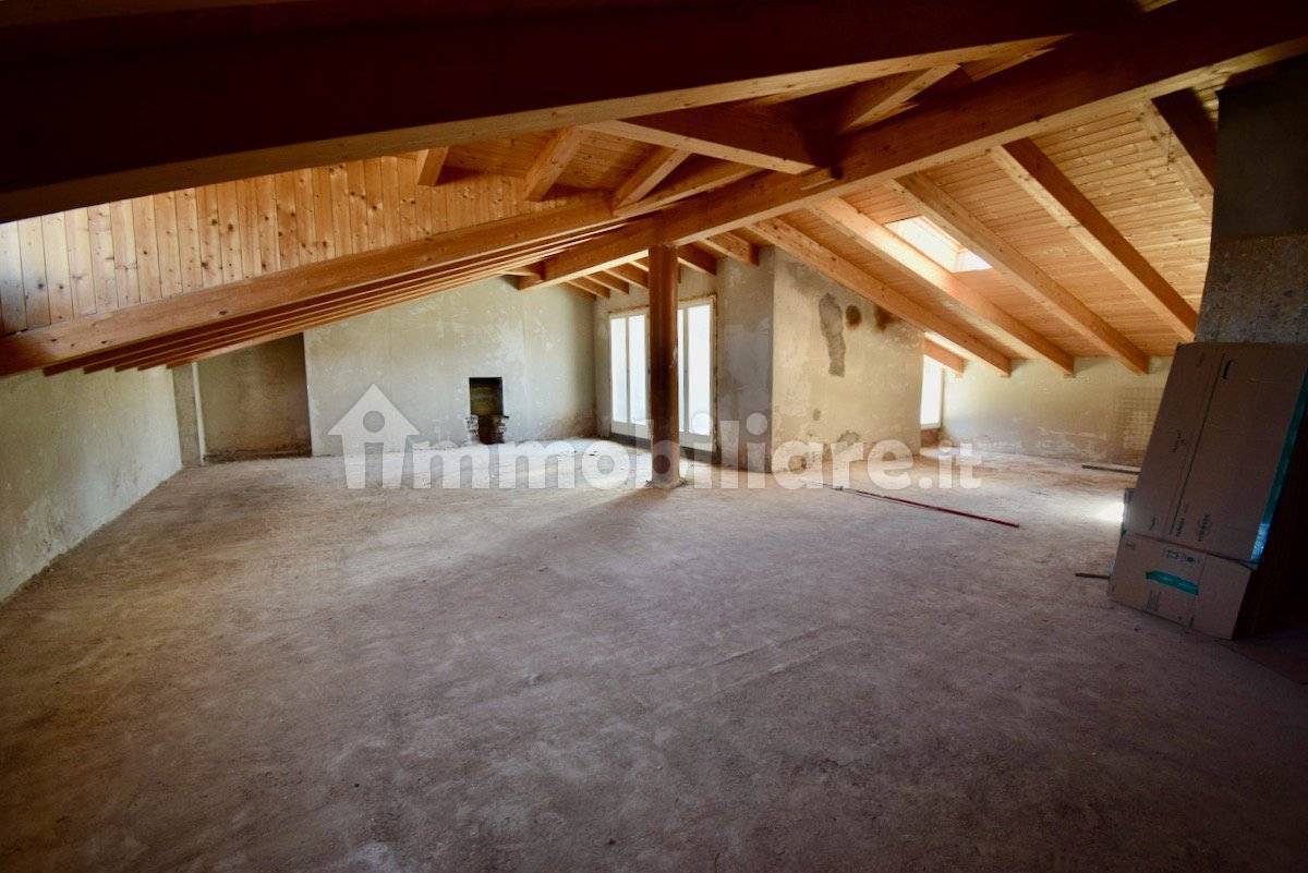 Appartamento piazza Martiri della Libertà 6, Centro Storico, Biella