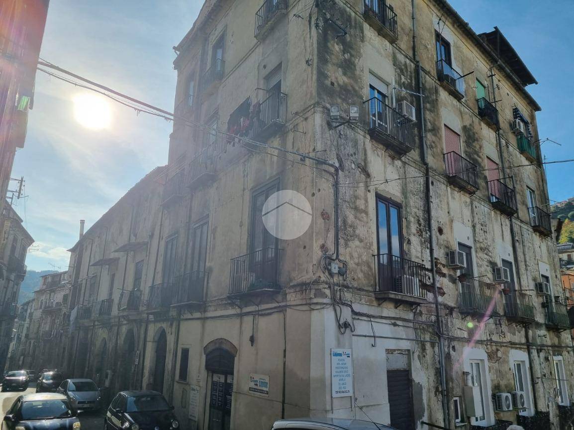 Trilocale via Giuseppe Marini Serra 55, Centro Storico, Cosenza