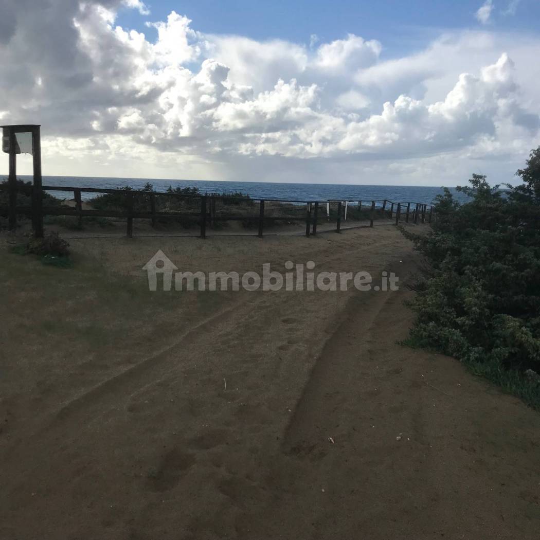 Locale commerciale in Vendita