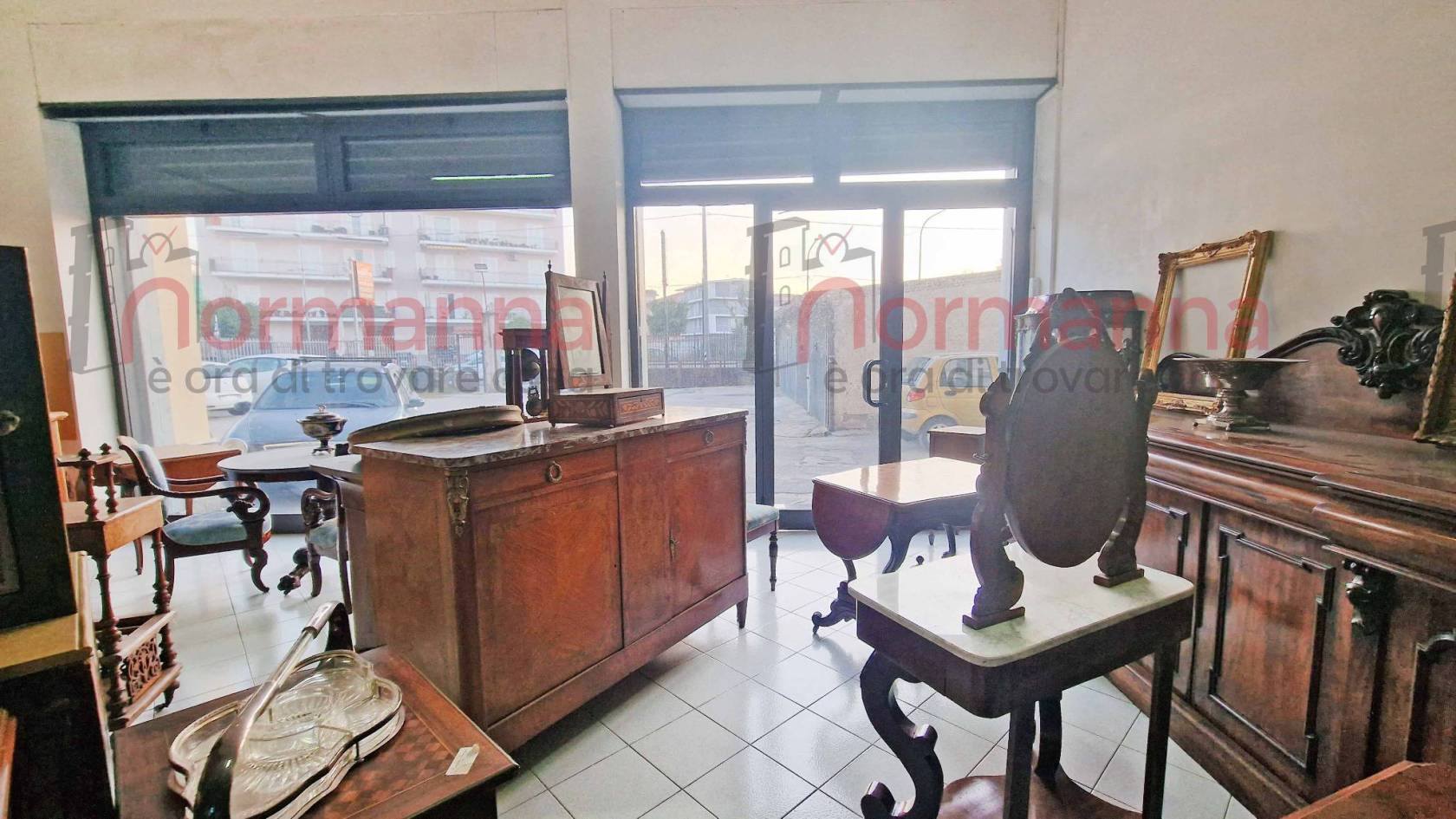 Locale commerciale in Vendita