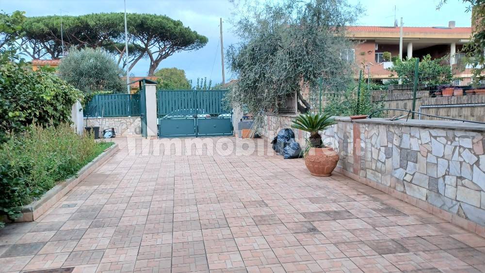 Quadrilocale via della Felce, Acilia, Roma