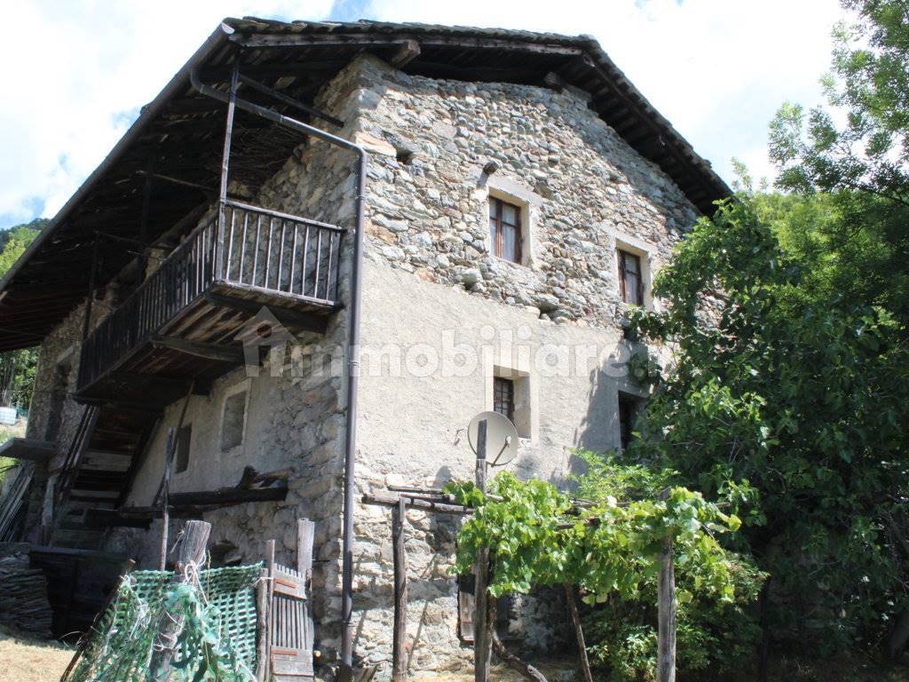 Vendita Terratetto unifamiliare in Villaggio Epraz 18 Quart. Da ...