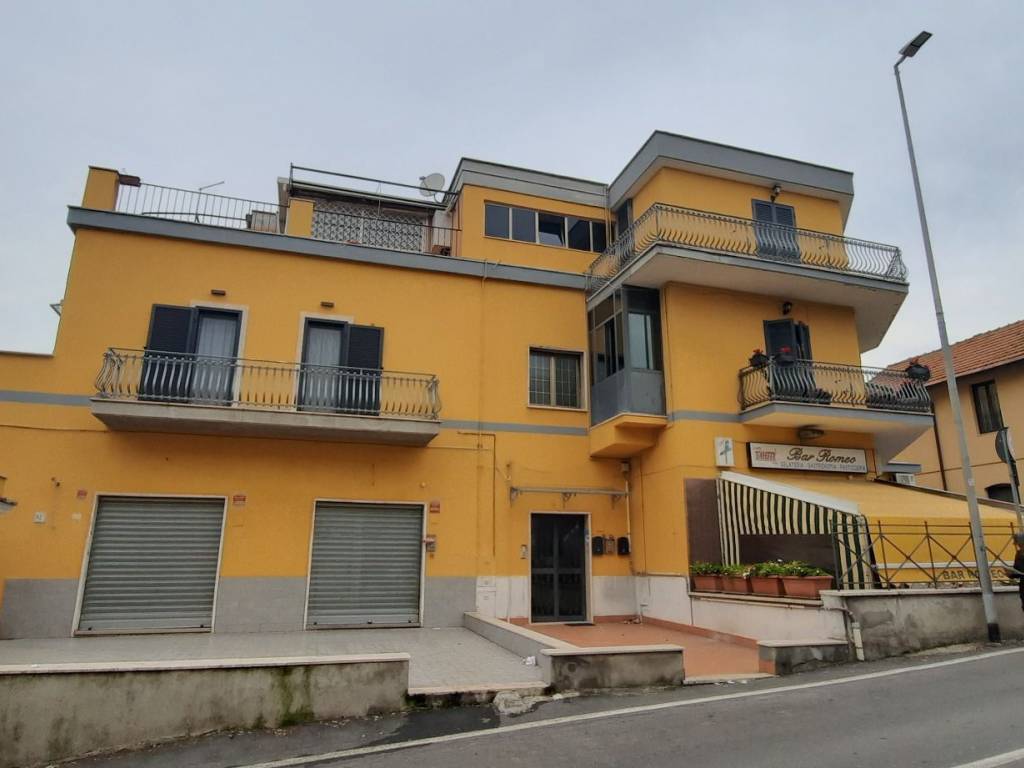 Vendita Appartamento Roma. Trilocale in via Cornelia. Ottimo stato ...