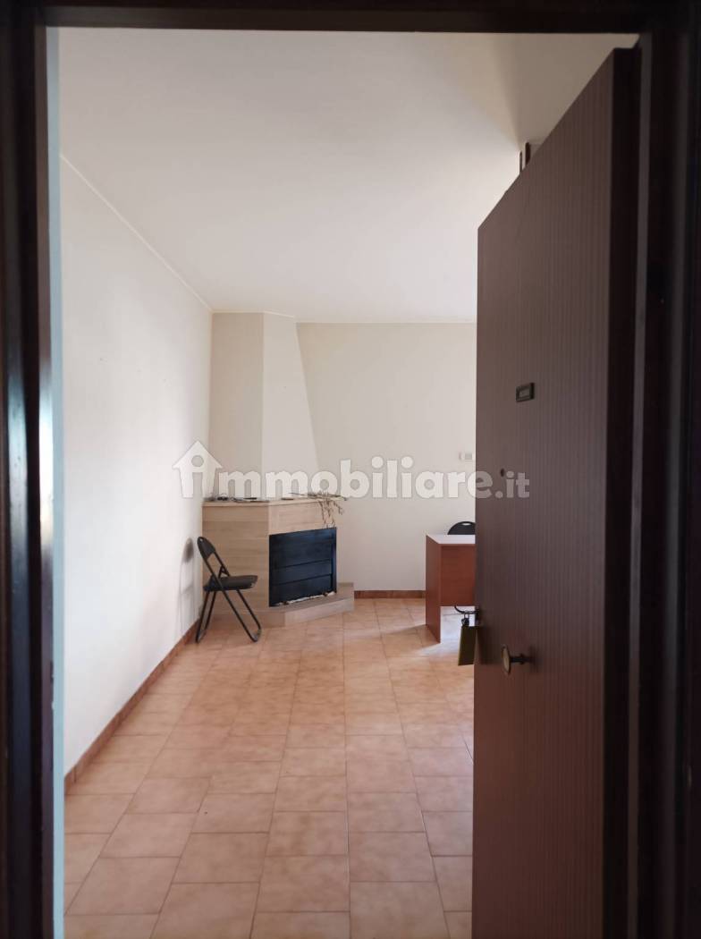 Quadrilocale via Piano dei Lippi, Lagonegro