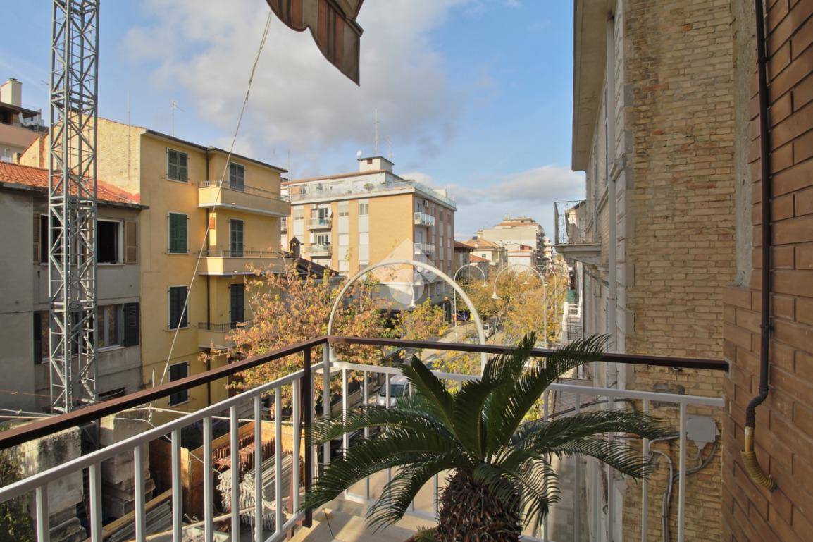 Trilocale via Ugo Bassi 87, Centro, San Benedetto del Tronto