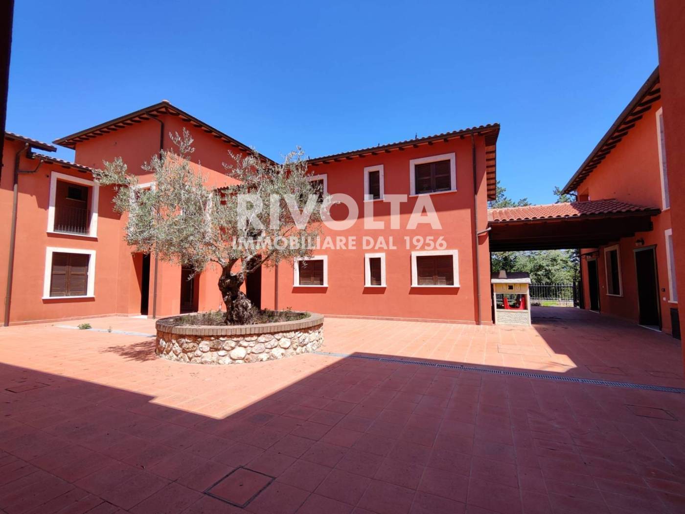 Palazzo - Edificio in Vendita