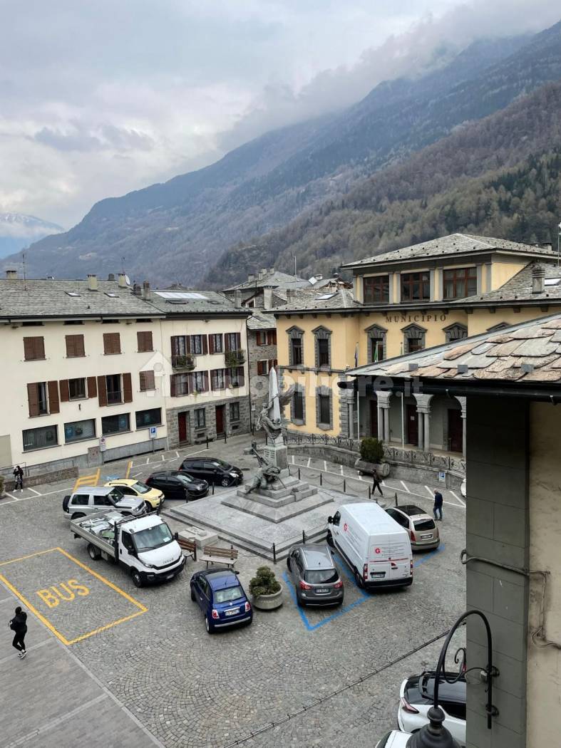 Appartamento da ristrutturare, terzo piano, Centro, Grosio